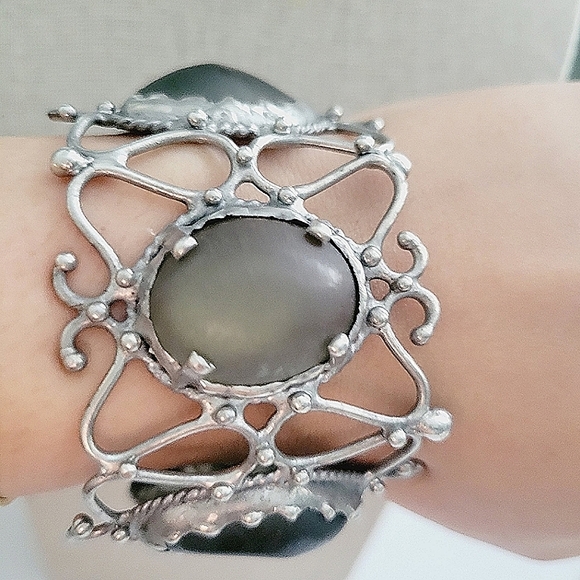 Maya | Jewelry | Vintage Maya Resin Bangle Bracelet | Poshmark